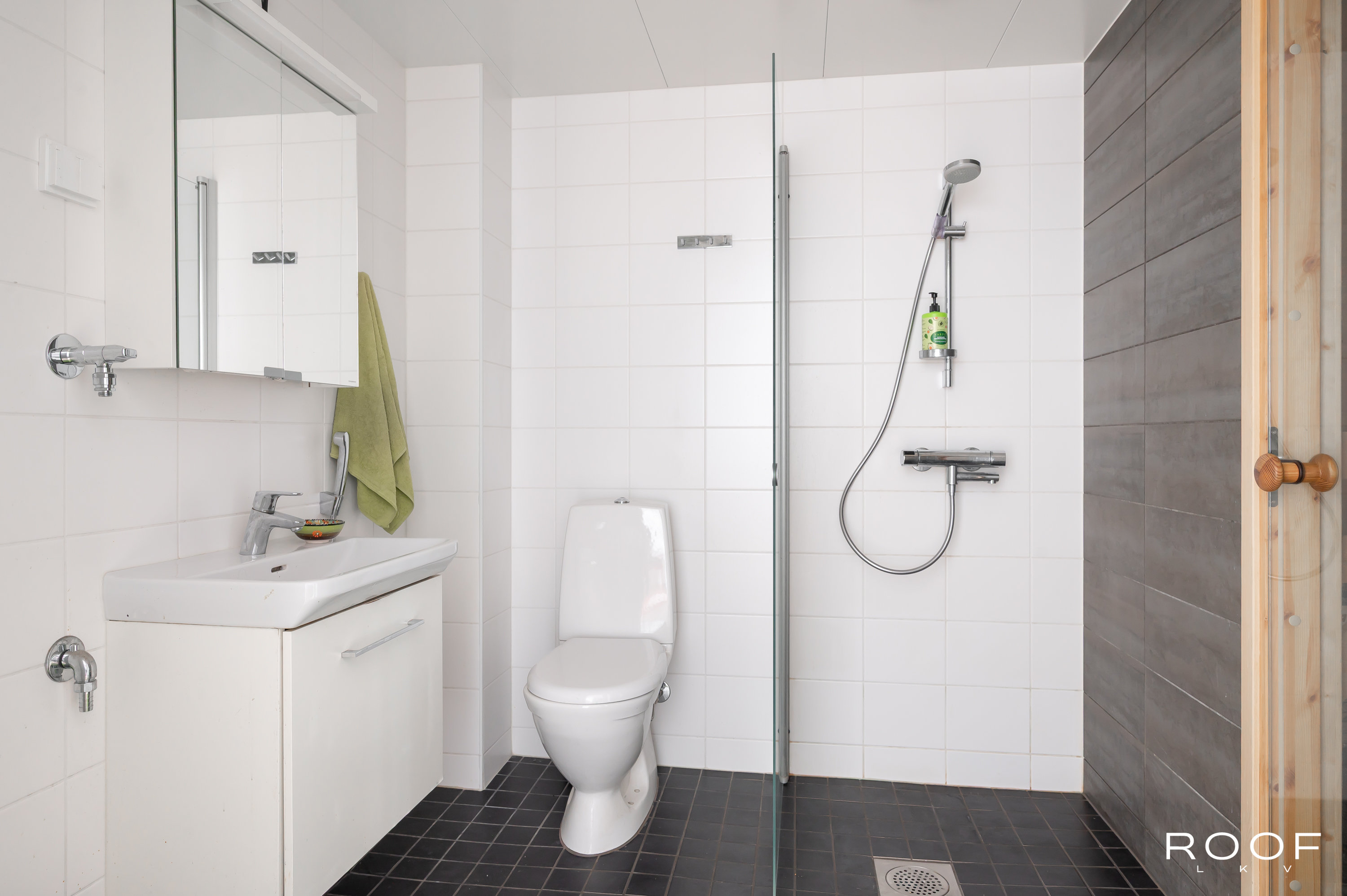 2h,avokeittiö,kph,s,lasit.parveke Helsinki Koirasaarentie 21 – Roof LKV