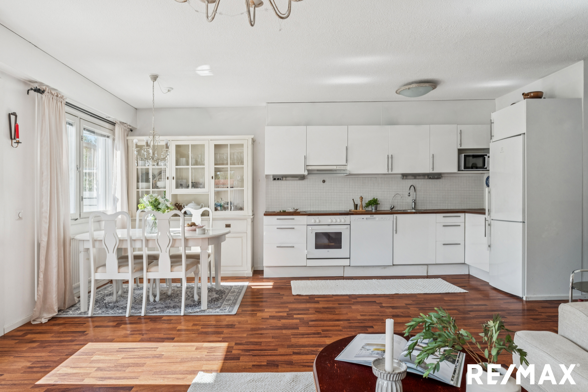 Myydään | Nauriskaski 11, Espoo 02340 | 2h+avok+kph+sauna+terassi piha+ulk. varasto | RE/MAX Strand